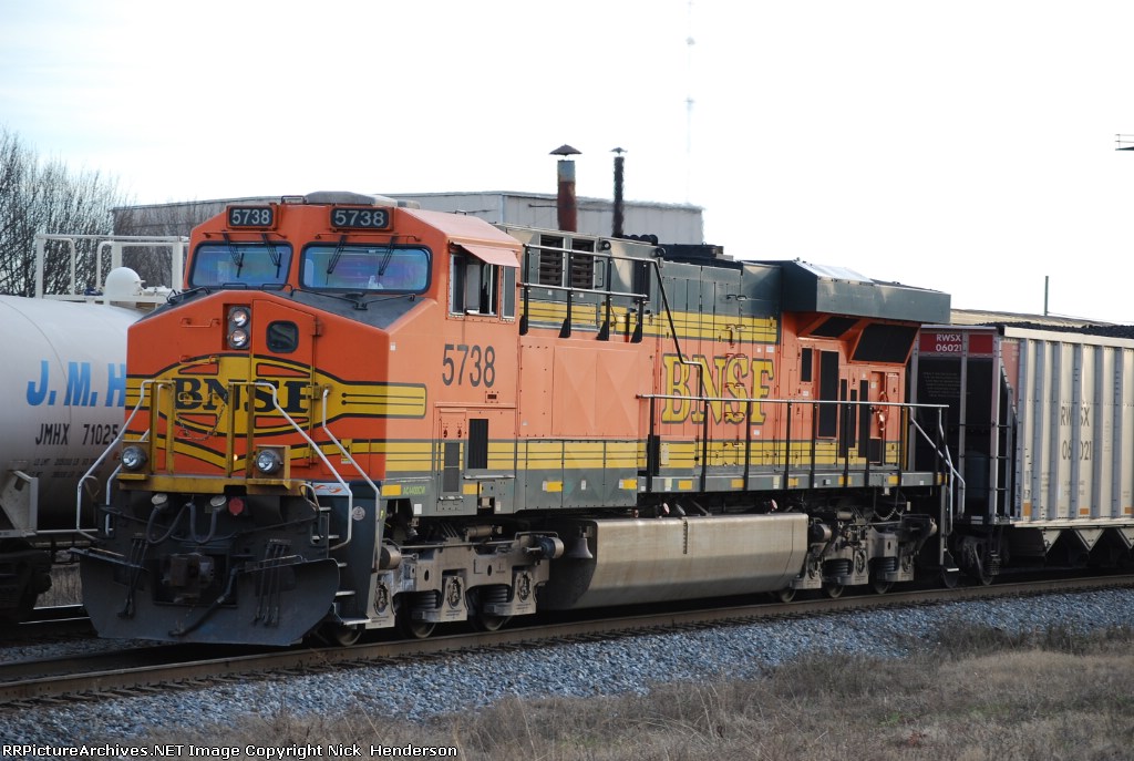 BNSF 5738